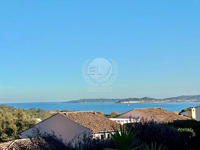 Appartement à vendre - Grimaud - 2 pièces - 3 chambres