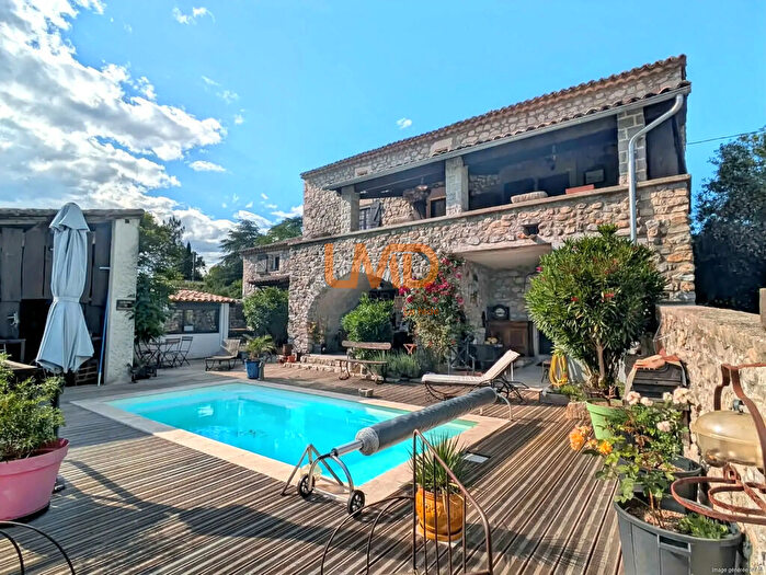 Vallon-Pont-d'Arc : Maison 7 pièces à vendre