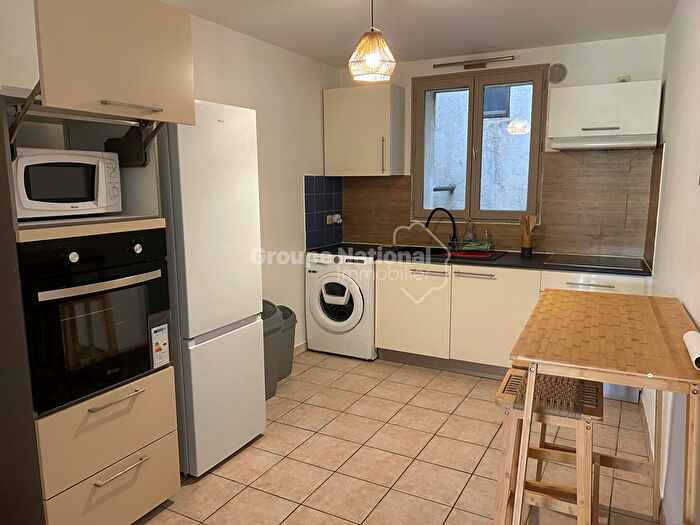 Maison à louer - Bagnols-sur-Cèze, Centre-ville - 2 pièces - 1 chambre