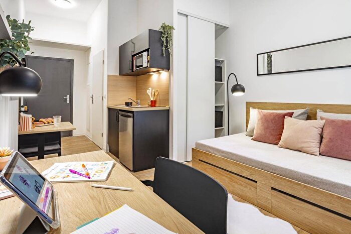 Appartement à louer - Ennequin, Loos - 1 pièce