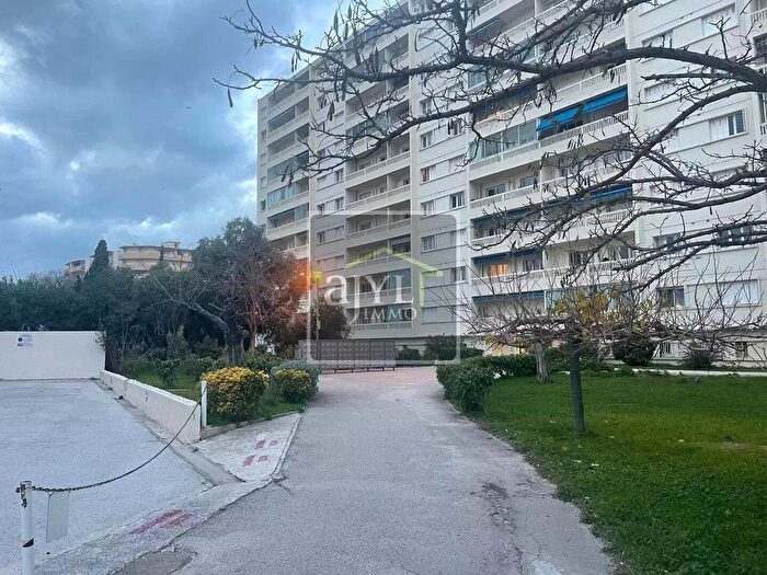 Appartement à louer - Temple, Toulon - 3 pièces - 2 chambres