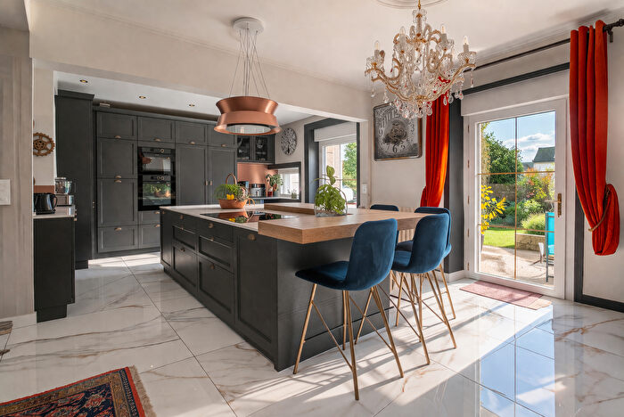 Maison à vendre - Pontivy, Centre-ville, Blavet - 8 pièces - 5 chambres