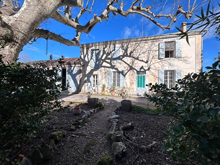 Maison à louer - Ouest, Châteaurenard - 5 pièces - 4 chambres