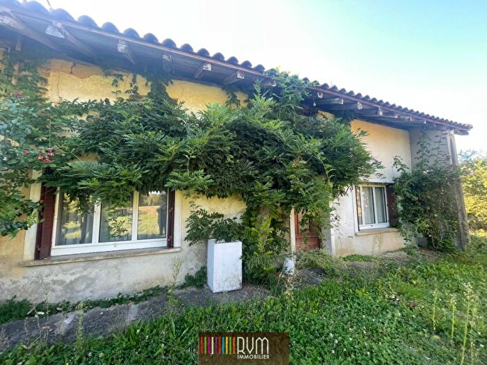 Maison à vendre - Saint-Étienne-du-Bois - 4 pièces - 1 chambre