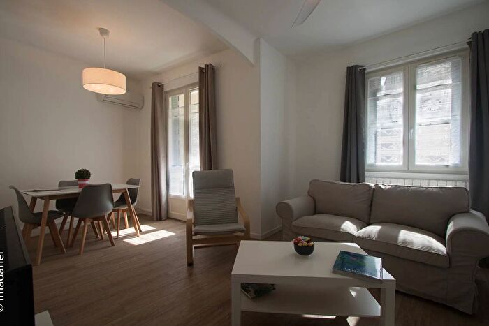 Appartement à louer - Trinquenaille, Arles - 3 pièces - 2 chambres