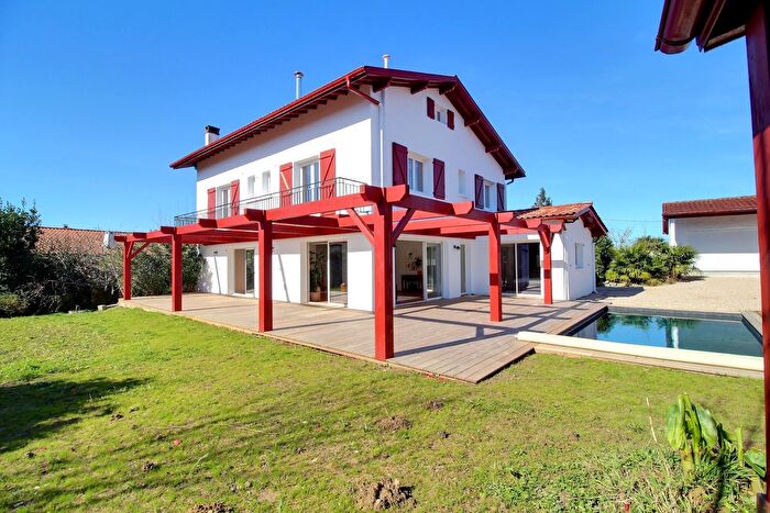 Maison à vendre - Ascain - 8 pièces - 5 chambres