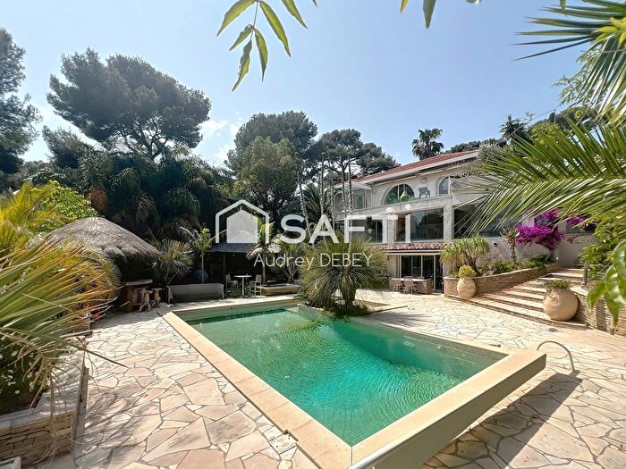 Maison à vendre - Sanary-sur-Mer, Motier, La Milhière - 8 pièces - 4 chambres