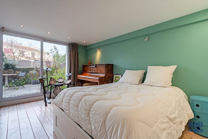 Maison à vendre - Villepreux - 5 pièces - 4 chambres