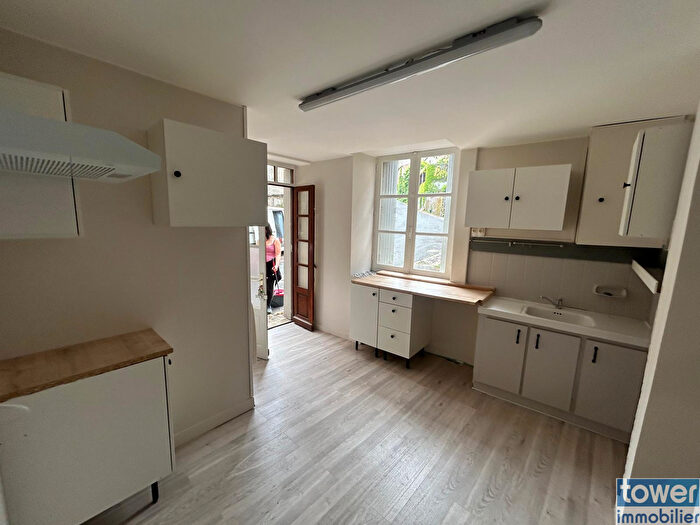 Maison 3 pièces à Charroux, à vendre