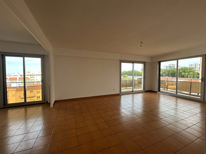 Appartement 4 pièces à louer à Perpignan, Les Remparts