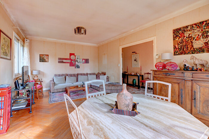 Maison à vendre - Neuville-sur-Saône - 5 pièces - 3 chambres