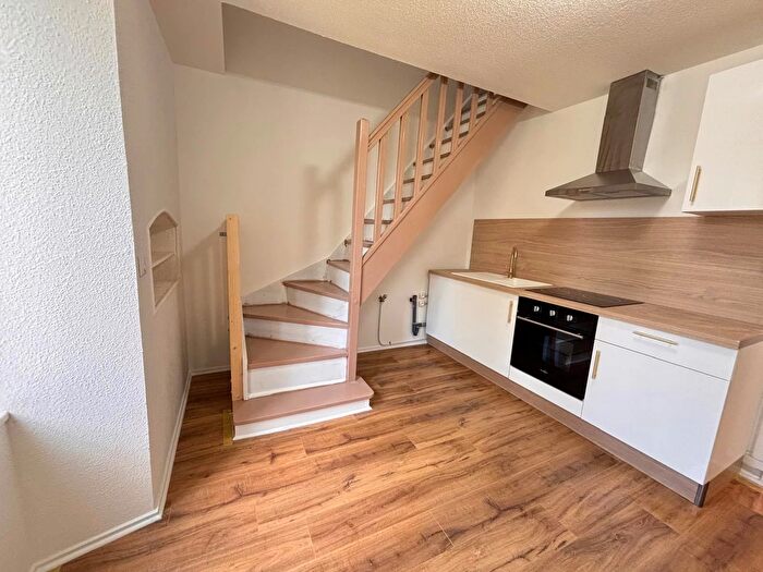 Appartement à louer - Montbéliard, Faubourg, Mont-Chevis, Chiffogne, Citadelle - 2 pièces - 1 chambre