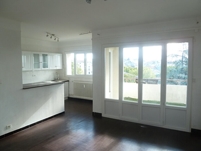 Appartement 2 pièces à Aubenas, Centre-ville, à louer