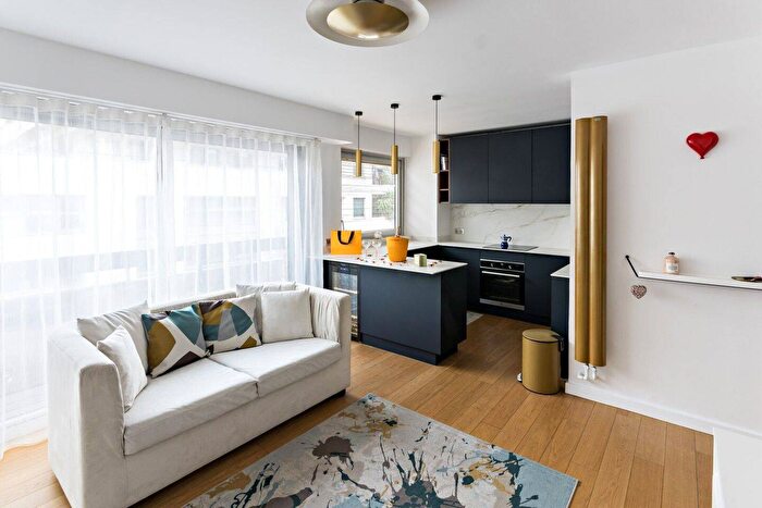 Appartement à louer - Hôtel de Ville-Planchette, Levallois-Perret - 2 pièces - 1 chambre