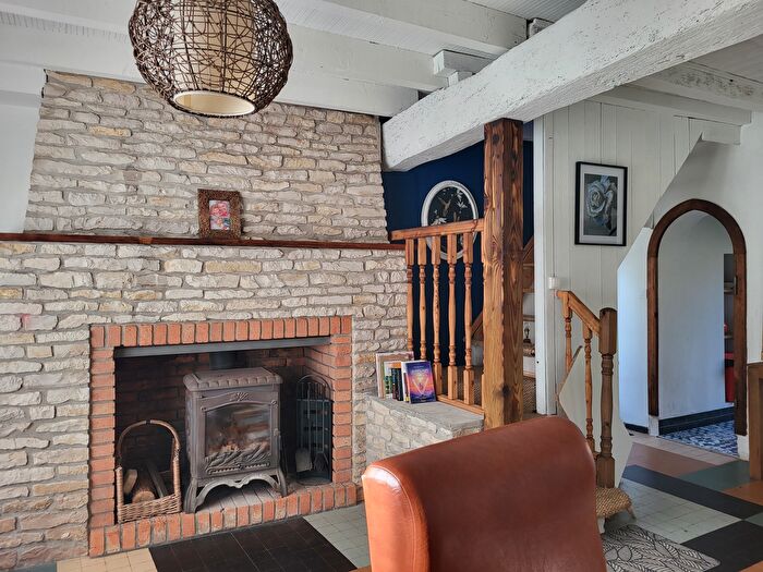 Saint-Jouin-de-Marnes : Maison 4 pièces à vendre