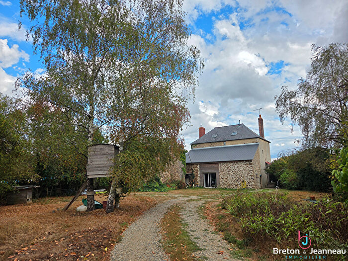 La Bazouge-des-Alleux : Maison 5 pièces à vendre