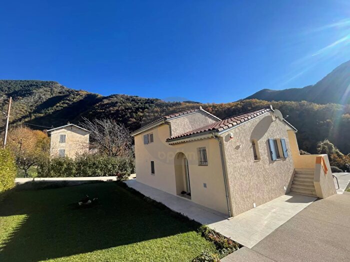 Maison à vendre - Moulinet - 4 pièces