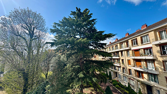 Appartement à vendre - Enghien-les-Bains - 3 pièces - 2 chambres