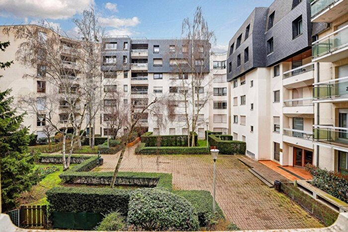 Appartement à louer - Nouveau Chesnay, Le Chesnay-Rocquencourt - 5 pièces - 4 chambres