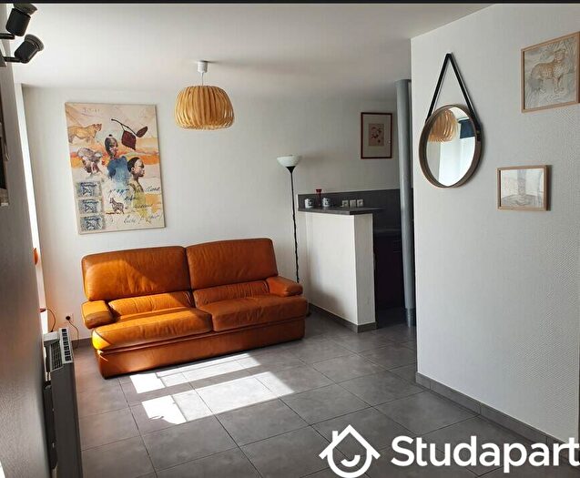 Appartement à louer - Saint Augustin, Tauzin, Alphonse Dupeux, Bordeaux - 1 pièce - 3 chambres