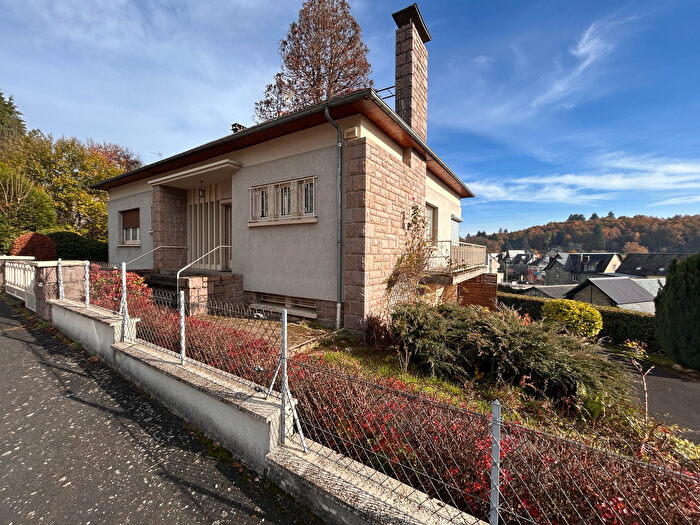 Maison à vendre - Ussel - 5 pièces - 3 chambres