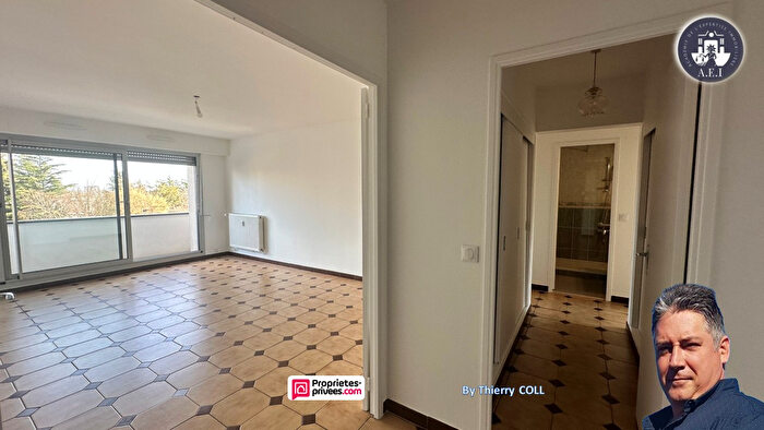 Appartement à vendre - Vénissieux, Jean Moulin, Henri Wallon - 4 pièces - 3 chambres