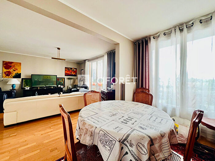 Appartement à vendre - Saint-Ouen-lAumône, Centre-ville, Prairie - 5 pièces - 3 chambres