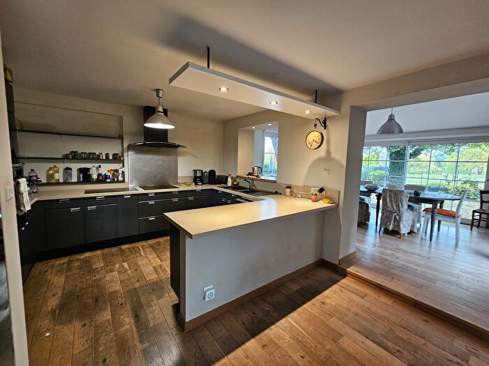 Maison à louer - Sainte-Foy-dAigrefeuille - 7 pièces - 4 chambres