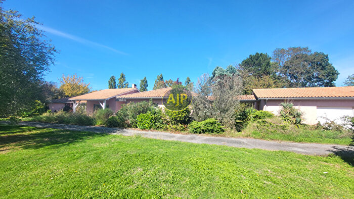 Maison à vendre - Mérignac, Les Eyquems - 6 pièces - 4 chambres