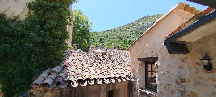 Saint-Guilhem-le-Désert : Maison 2 pièces à vendre