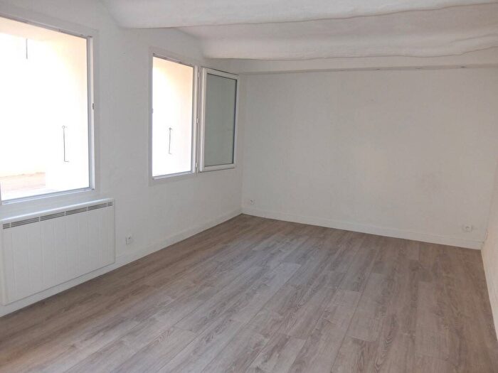 Appartement à louer - Centre Ville, Aix-en-Provence - 1 pièce