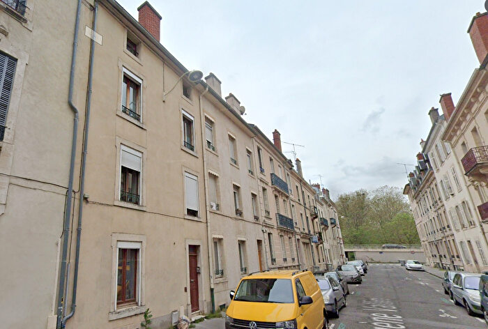 Appartement à louer - Nancy, Trois Maisons, Saint-Fiacre, Crosne, Vayringe - 2 pièces - 1 chambre