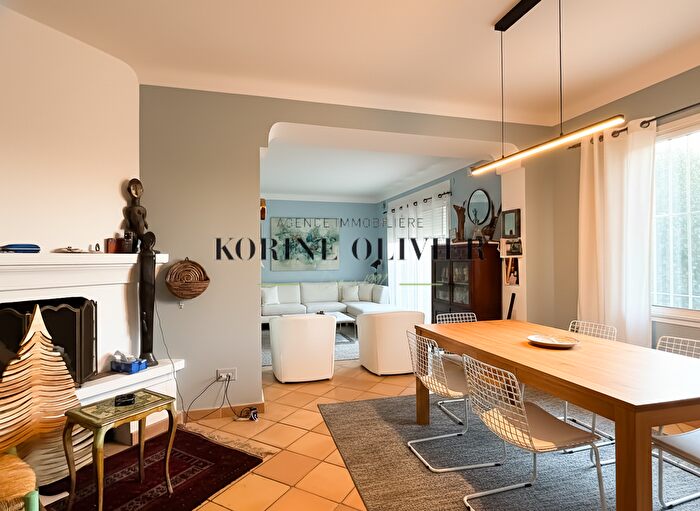 Appartement à vendre - Aix-en-Provence, Pont de lArc - 5 pièces - 4 chambres