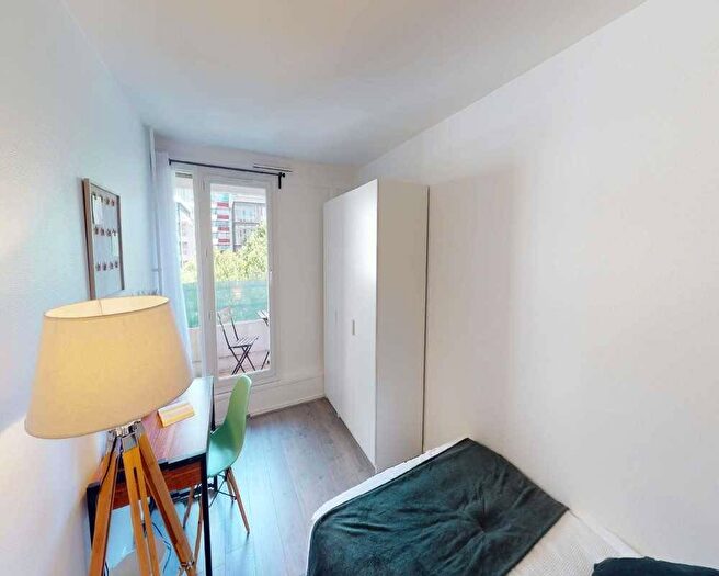 Appartement à louer - Parc-La Boule- Champs Pierreux, Nanterre - 4 pièces - 4 chambres