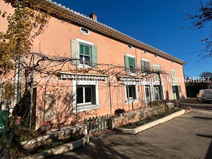 Maison 5 pièces à louer - Suze-la-Rousse