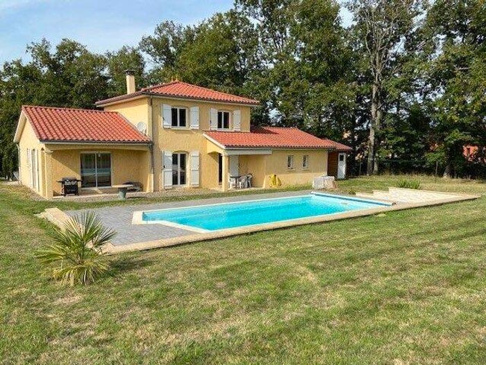 Saint-Nizier-sous-Charlieu : Maison 5 pièces à louer