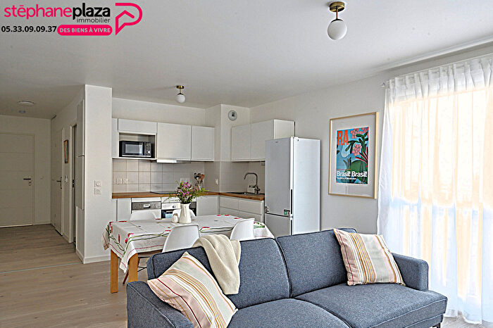 Appartement à louer - Bordeaux, Gare Saint-Jean - 2 pièces - 1 chambre