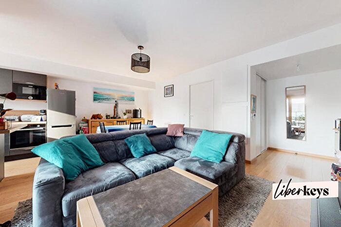 Appartement à vendre - Vénissieux, Parilly - 3 pièces - 2 chambres