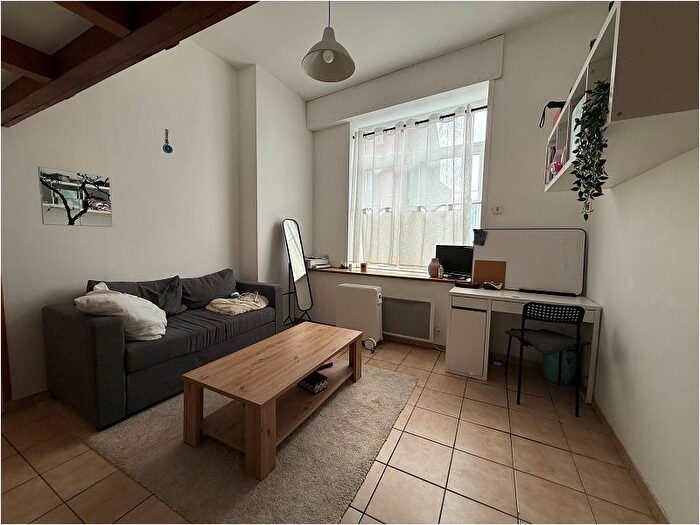 Lille, Bois Blanc : Appartement 1 pièce à louer