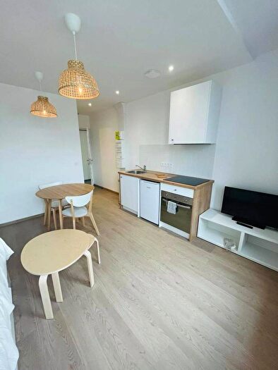 Appartement à louer - Centre Ville, Saint-Quentin - 1 pièce