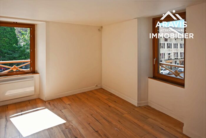 Appartement à vendre - Taninges - 3 pièces - 2 chambres