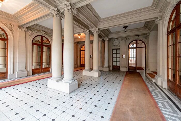 Appartement à louer - Paris e , Dauphine - 7 pièces - 3 chambres