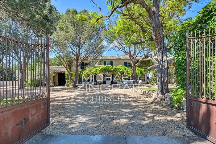 Maison 9 pièces à vendre à Alleins