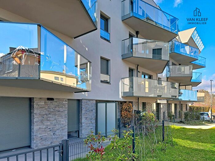 Appartement à vendre - Divonne-les-Bains - 4 pièces - 3 chambres