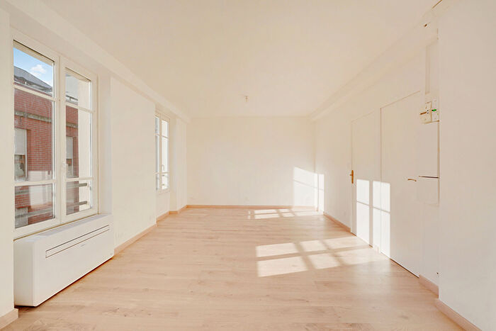 Appartement à vendre - Paris e , Porte de Clignancourt, Porte Montmartre, Moskowa - 2 pièces - 1 chambre