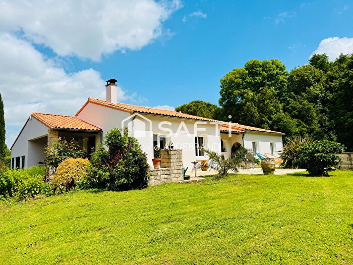 Maison 7 pièces à vendre à Vouillé