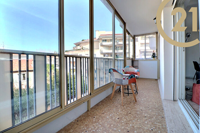 Appartement à vendre - Saint-Raphaël - 3 pièces - 1 chambre