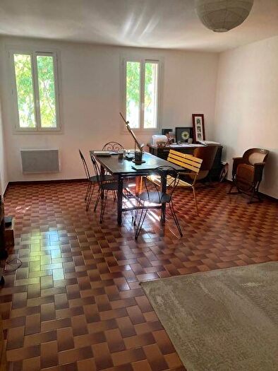 Appartement à louer - Les Fontêtes, Beaucaire - 4 pièces - 3 chambres