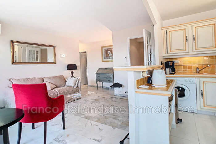 Appartement à louer - Antibes - 2 pièces - 1 chambre