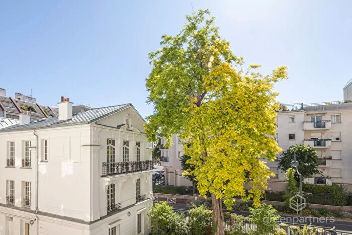 Appartement à vendre - Montrouge, Le vieux Montrouge - 5 pièces - 3 chambres